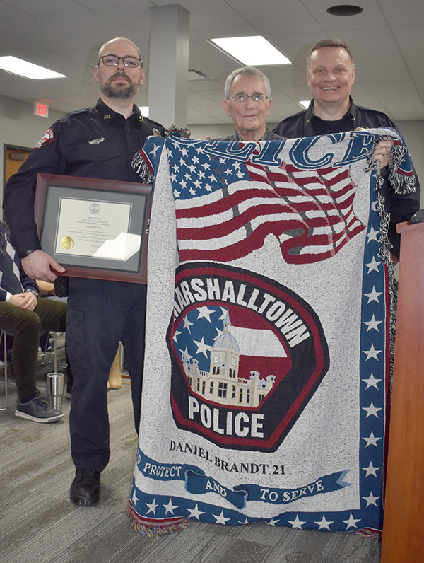 Police chief recognizes longtime reserve officer as Dan Faas is ...